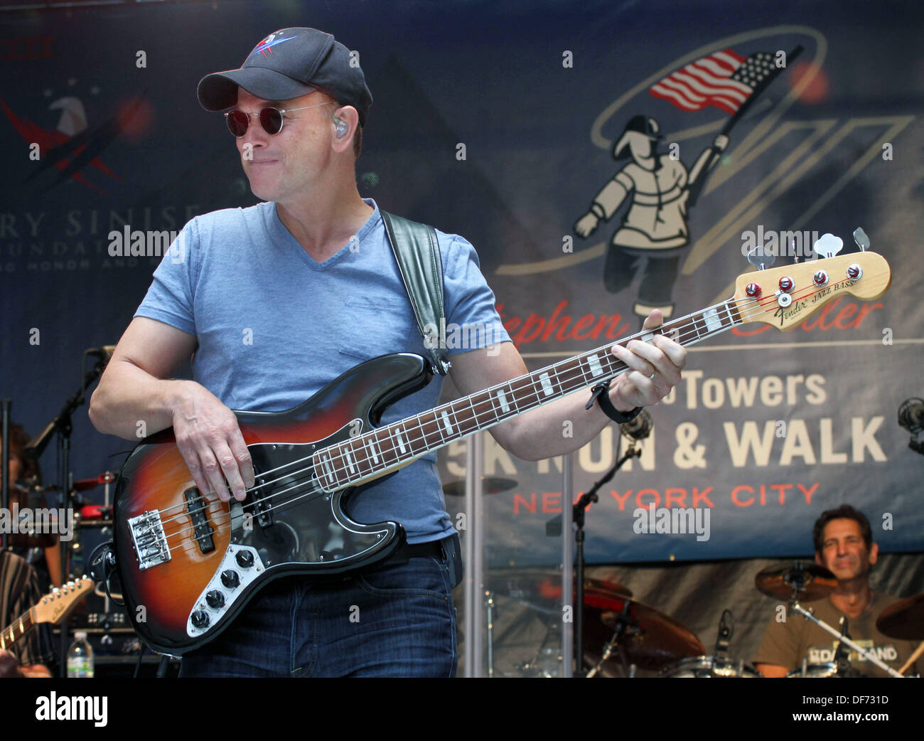 New York, New York, USA. 29th Sep, 2013. GARY SINISE and the Lt. Dan ...