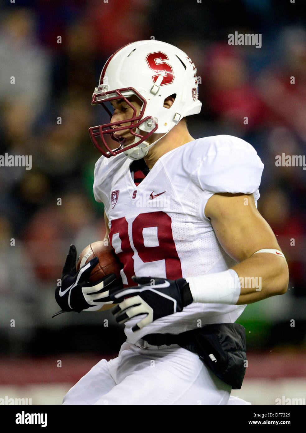 Seattle, WA, USA. 28th Sep, 2013. .Stanford Cardinal wide receiver ...