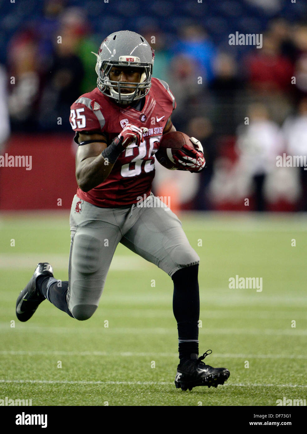 Seattle, WA, USA. 28th Sep, 2013. Washington State Cougars running back ...