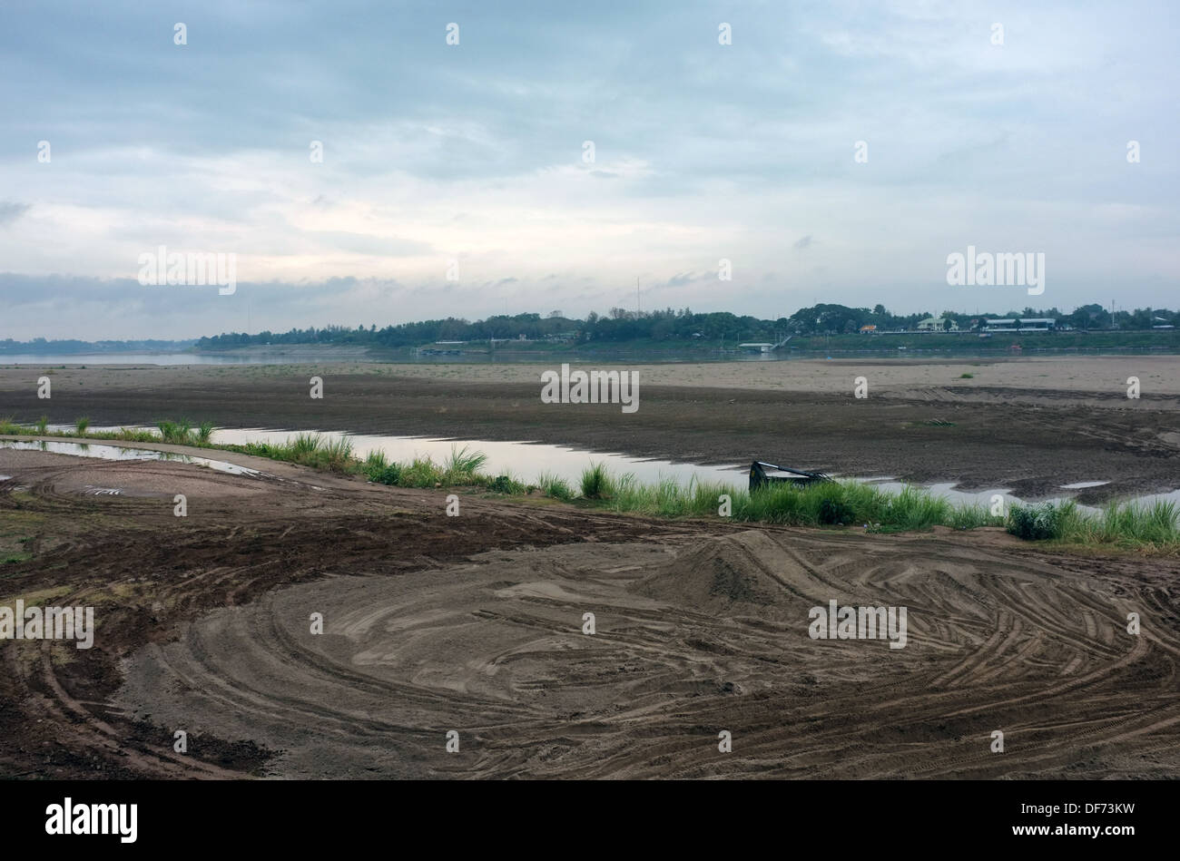 Laos mekong construction hi-res stock photography and images - Alamy