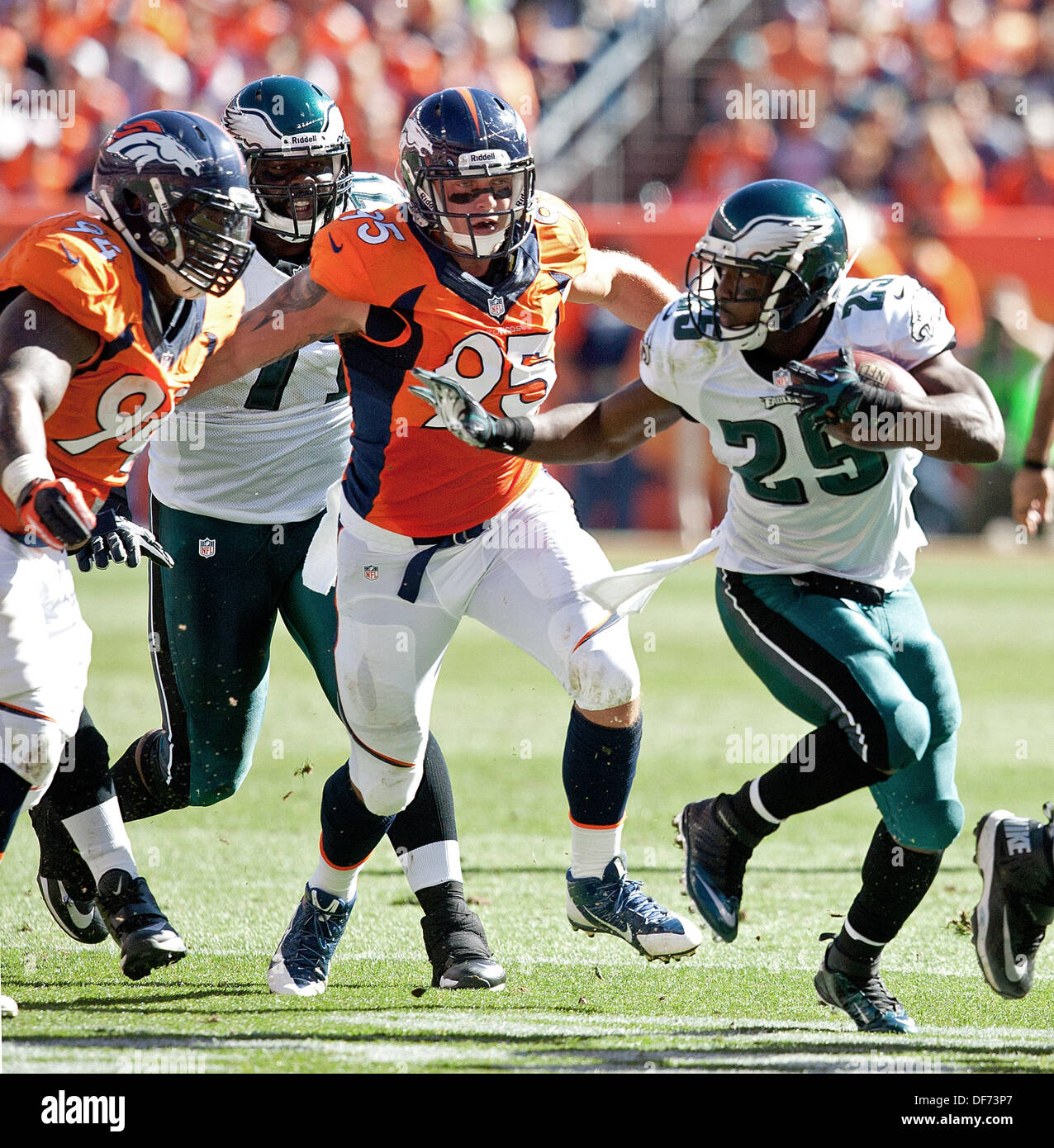 Denver, Colorado, USA. 29th Sep, 2013. Eagles RB LESEAN MCCOY, right ...