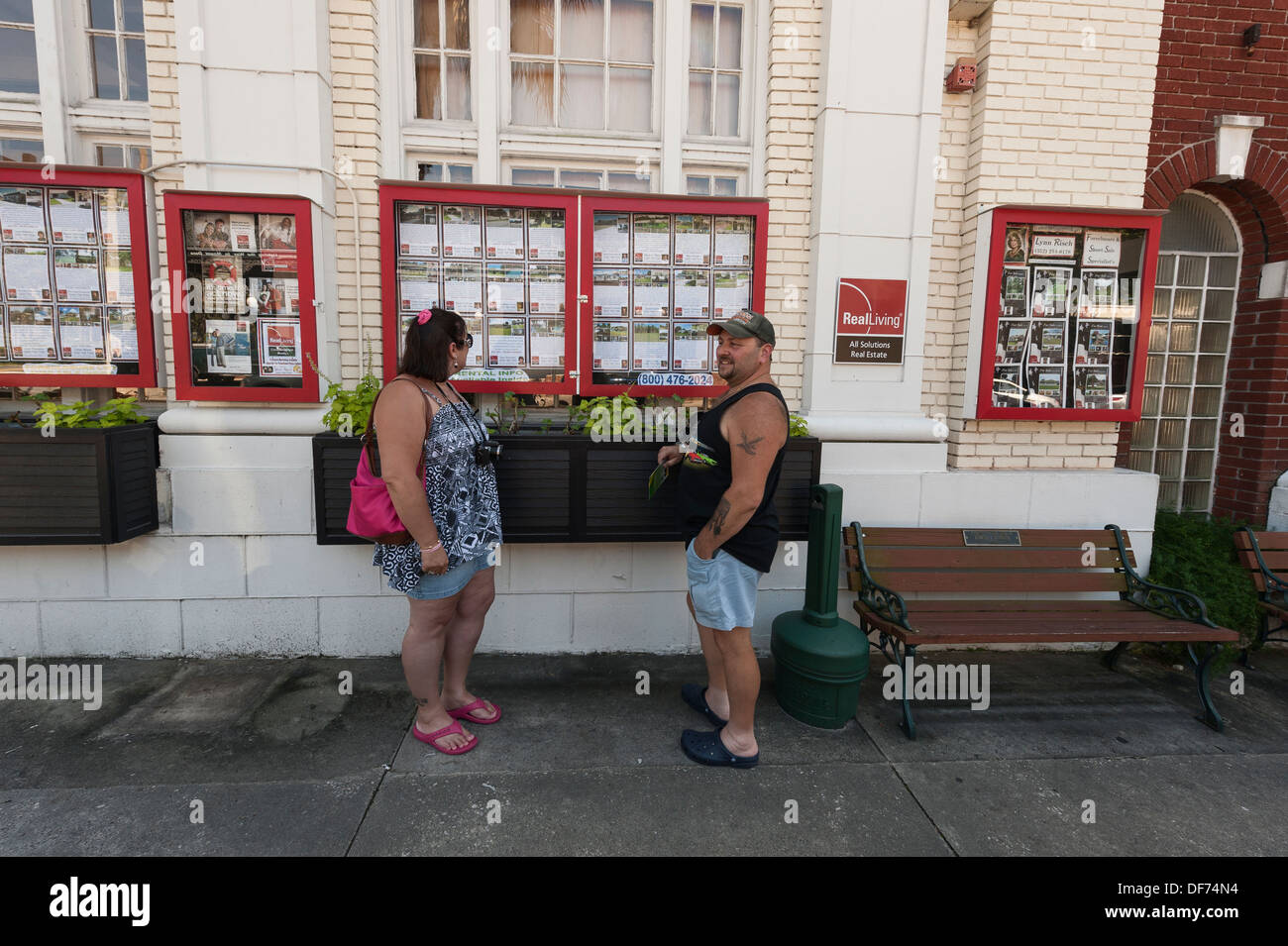 Bulletin board houses hi-res stock photography and images - Alamy