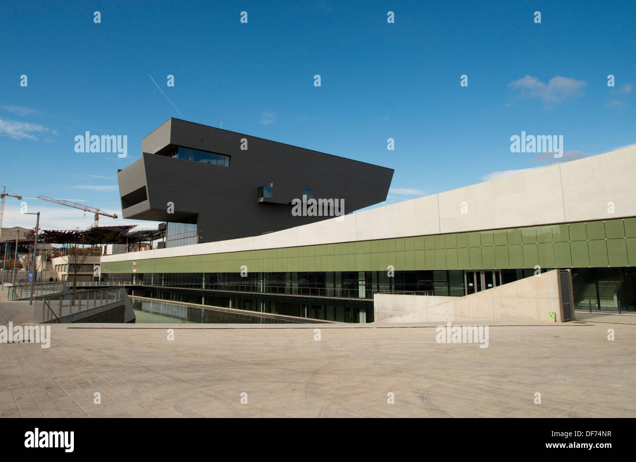 Hub bulding hi-res stock photography and images - Alamy