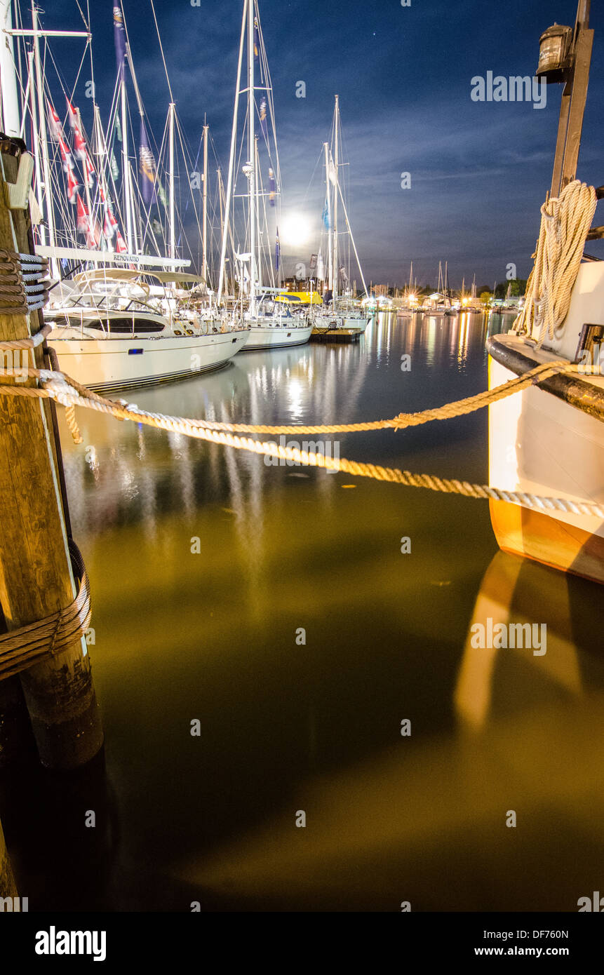 Moonrise night nighttime hi-res stock photography and images - Alamy