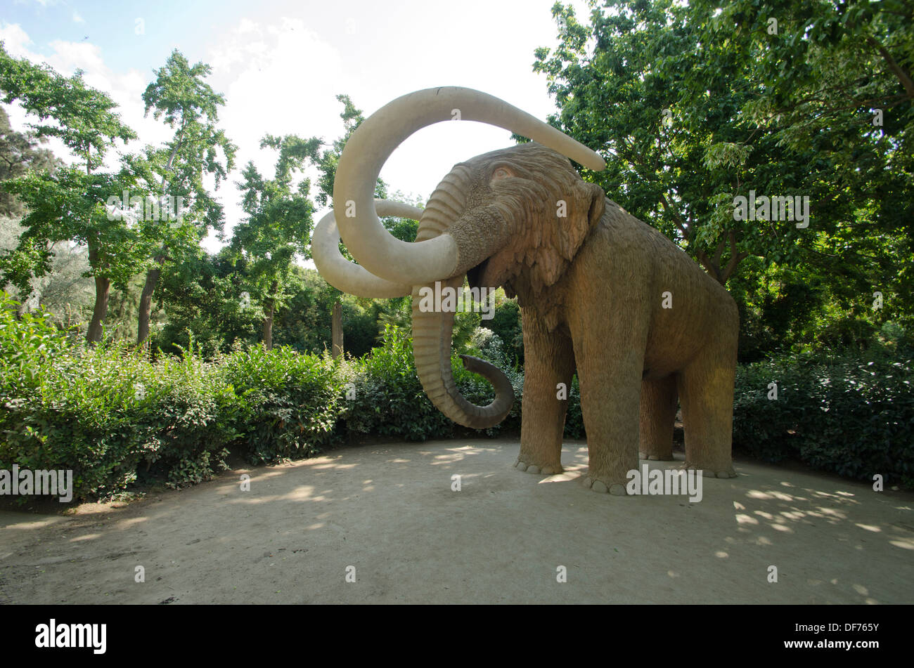 Mammoth sculpture hi-res stock photography and images - Alamy