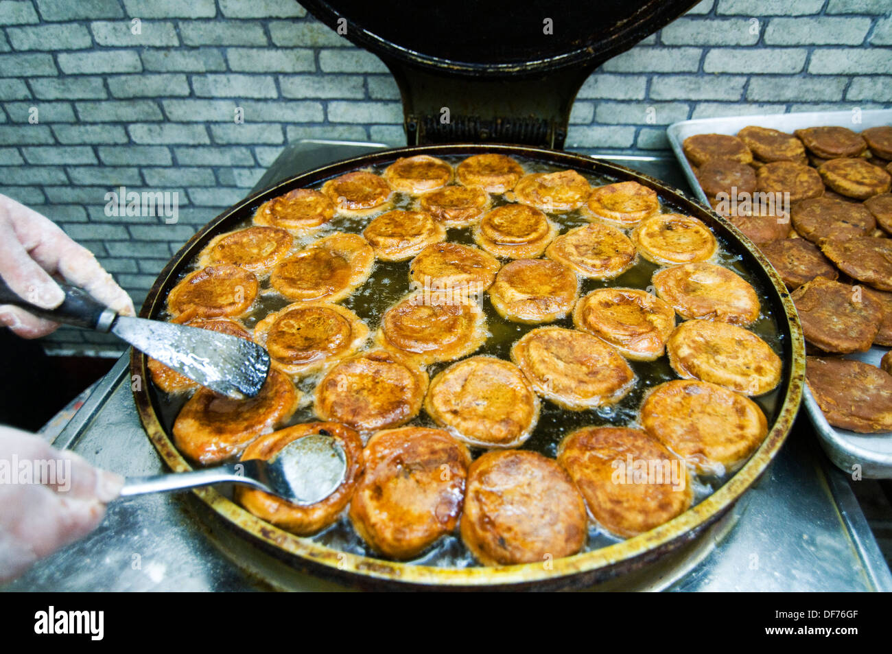 Xian's Persimmon cakes (shì zi bǐng) are a very popular local snack ...
