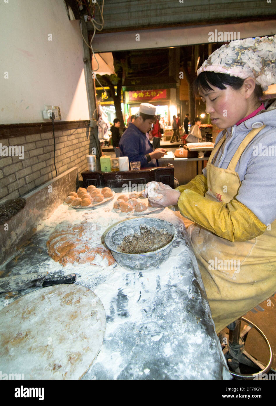 Xian's Persimmon cakes (shì zi bǐng) are a very popular local snack ...