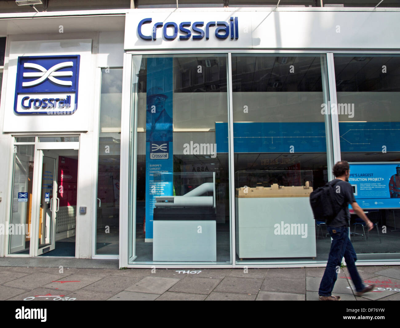 Crossrail hi-res stock photography and images - Alamy