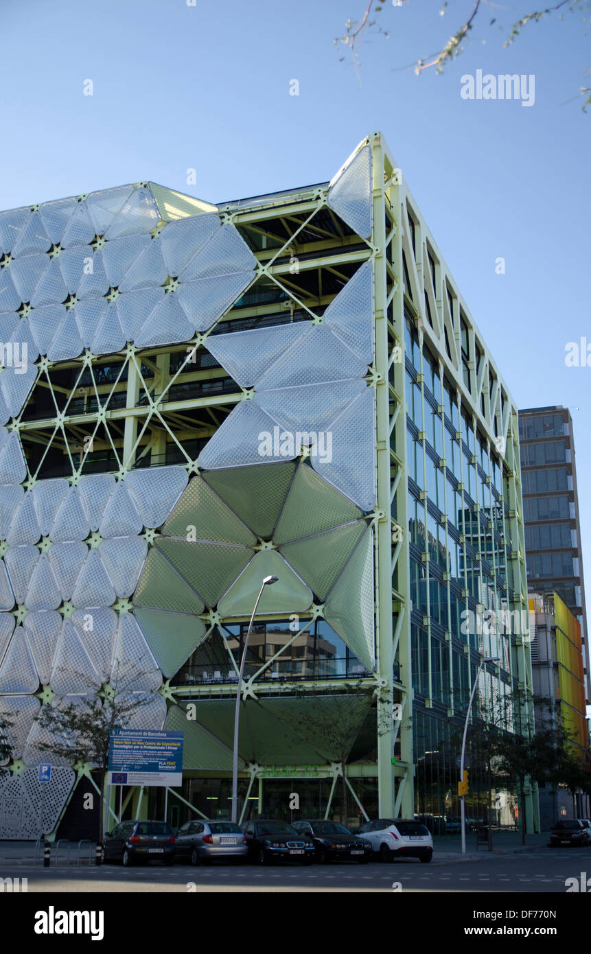 Business buildings hi-res stock photography and images - Alamy