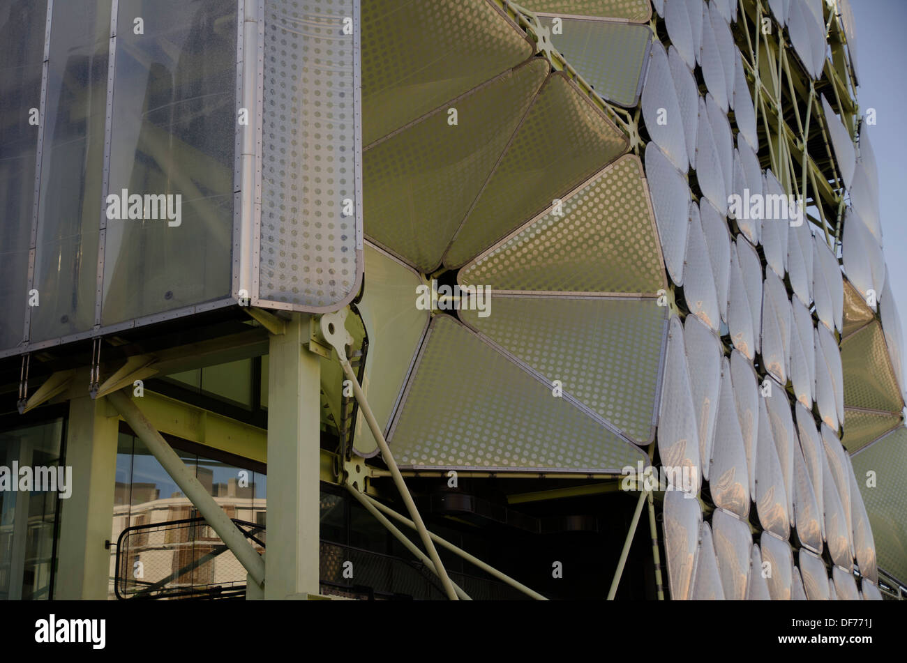 Business buildings hi-res stock photography and images - Alamy