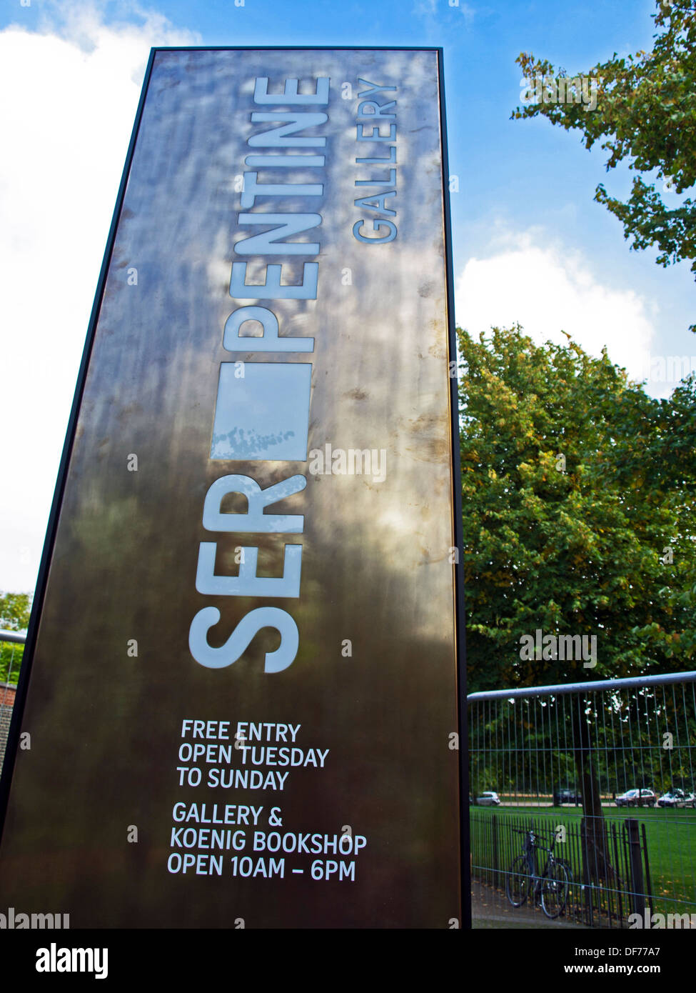 The Serpentine Gallery sign, Kensington Gardens, Hyde Park, London ...