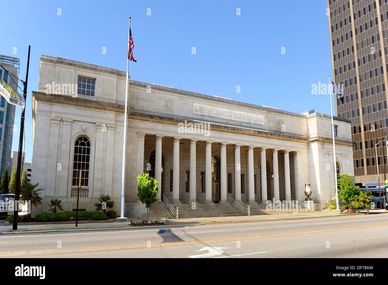 Columbia south carolina buildings statues hi-res stock photography and ...