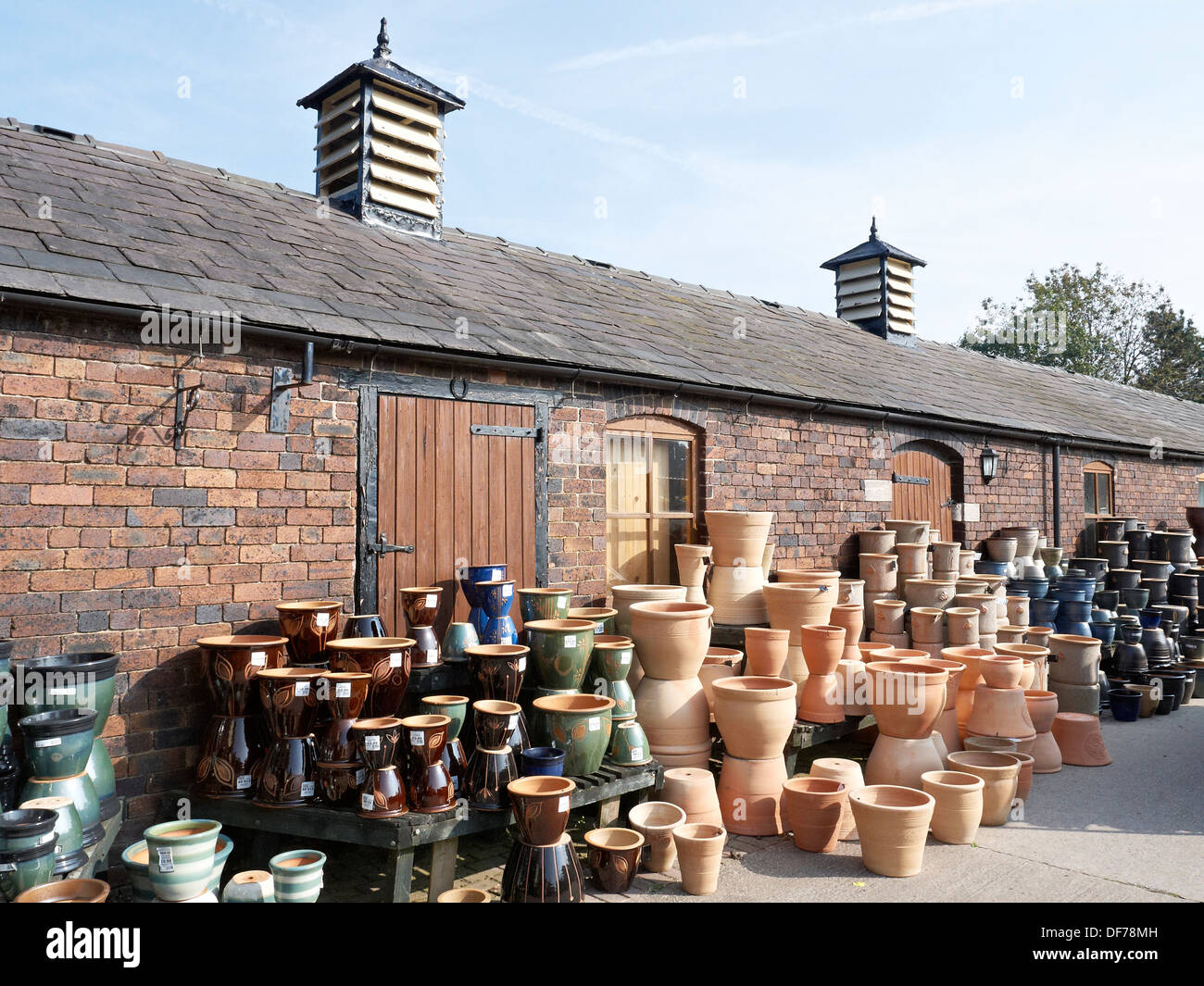Farm garden centre hi-res stock photography and images - Alamy