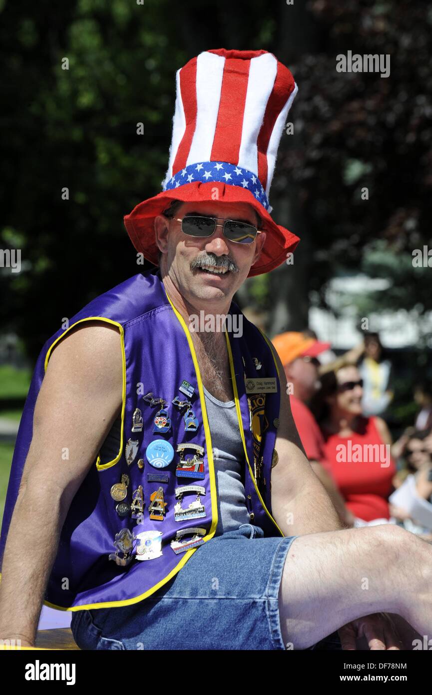 Uncle sam parade float hi-res stock photography and images - Alamy