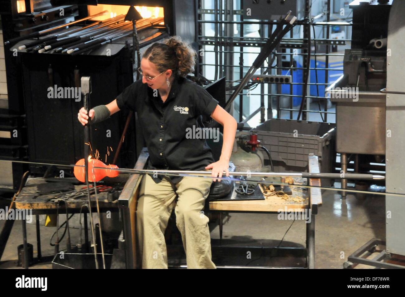 Glass blowing corning hi-res stock photography and images - Alamy