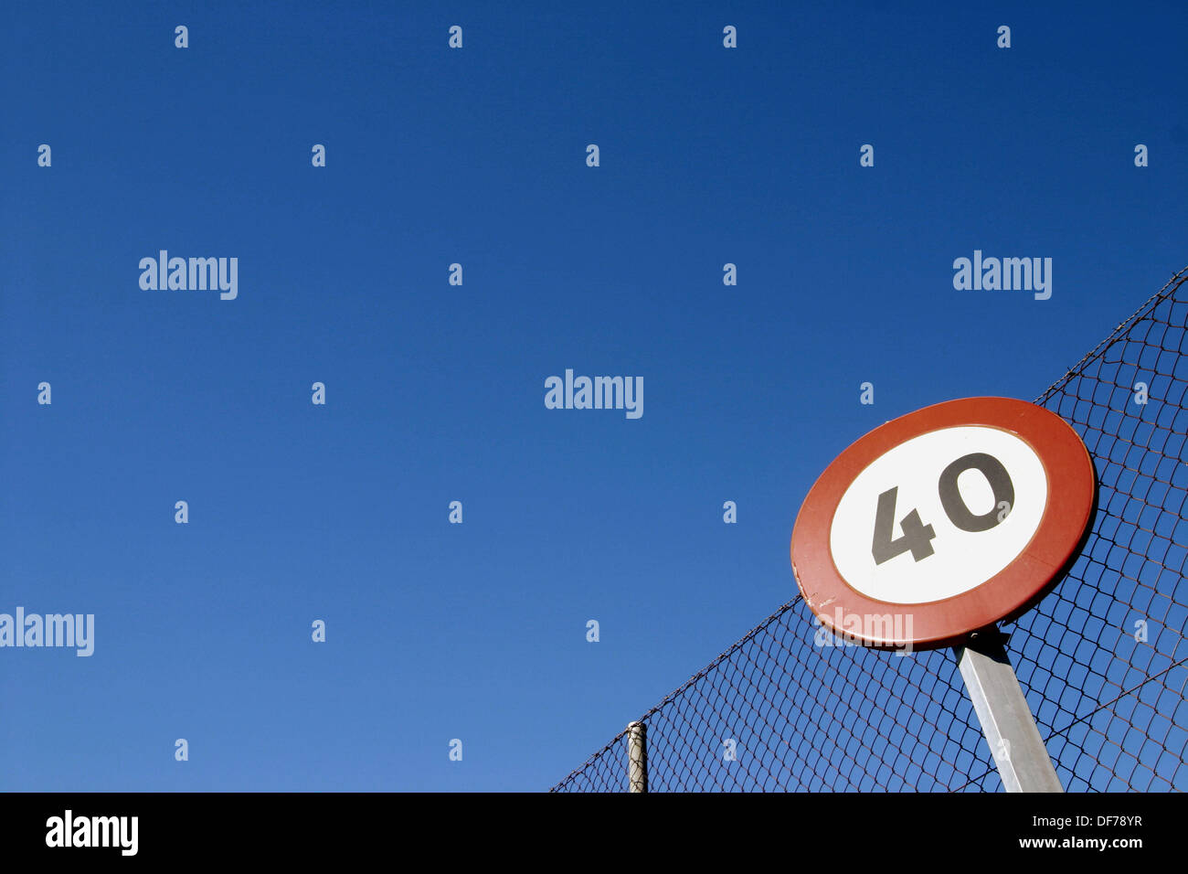 Maximum speed 40 hi-res stock photography and images - Alamy