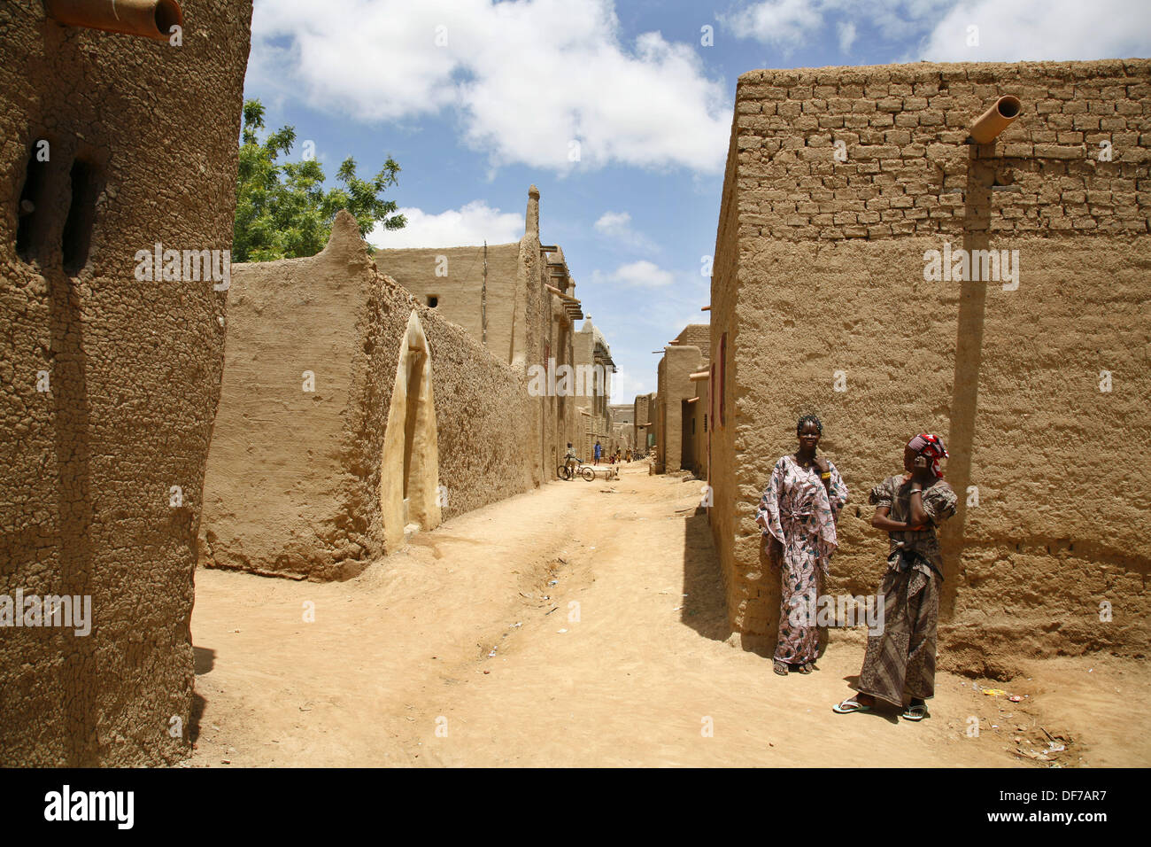 Djenne house hi-res stock photography and images - Alamy