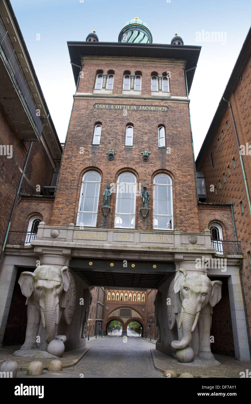 Elephant gate tower hi-res stock photography and images - Alamy