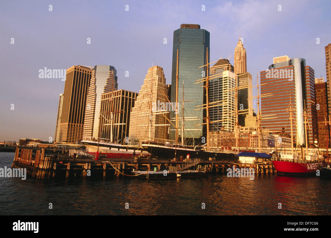 Pier 17 south street seaport in manhattan hi-res stock photography and ...