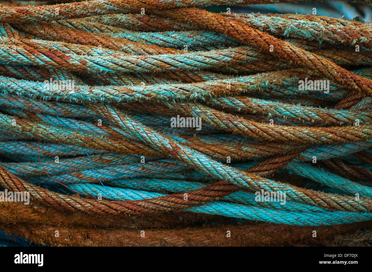Any old rope hi-res stock photography and images - Alamy
