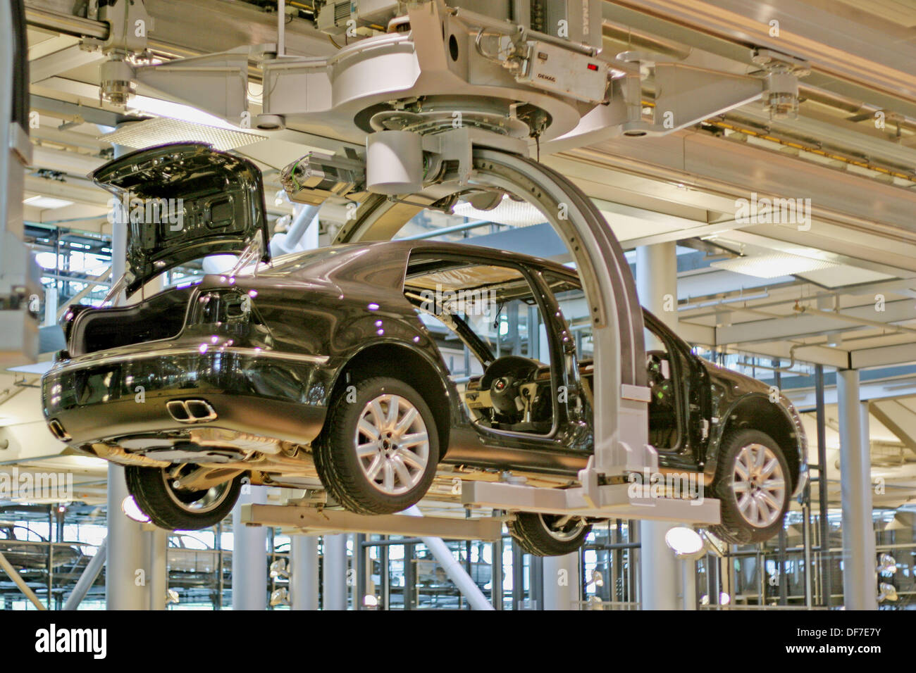 Volkswagen assembly line germany hi-res stock photography and images ...