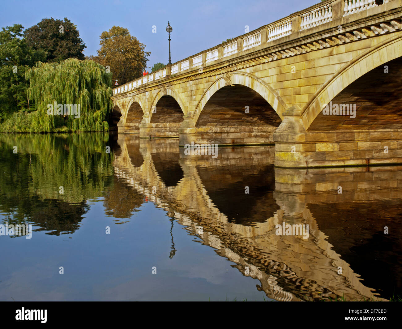 The Serpentine Bridge, Hyde Park, London, England, United Kingdom Stock ...