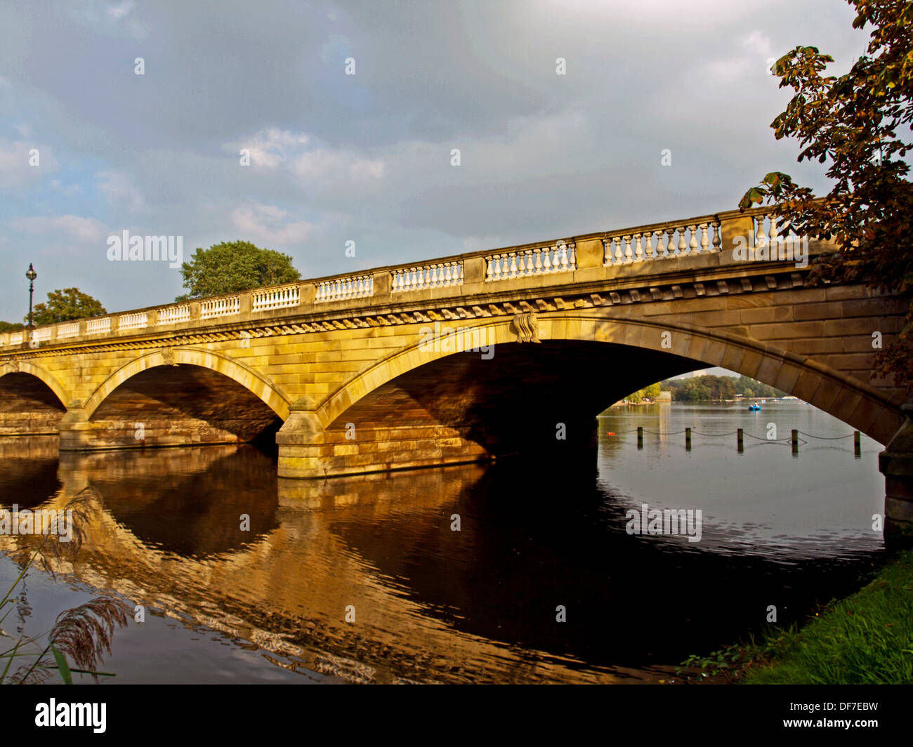 The Serpentine Bridge, Hyde Park, London, England, United Kingdom Stock ...