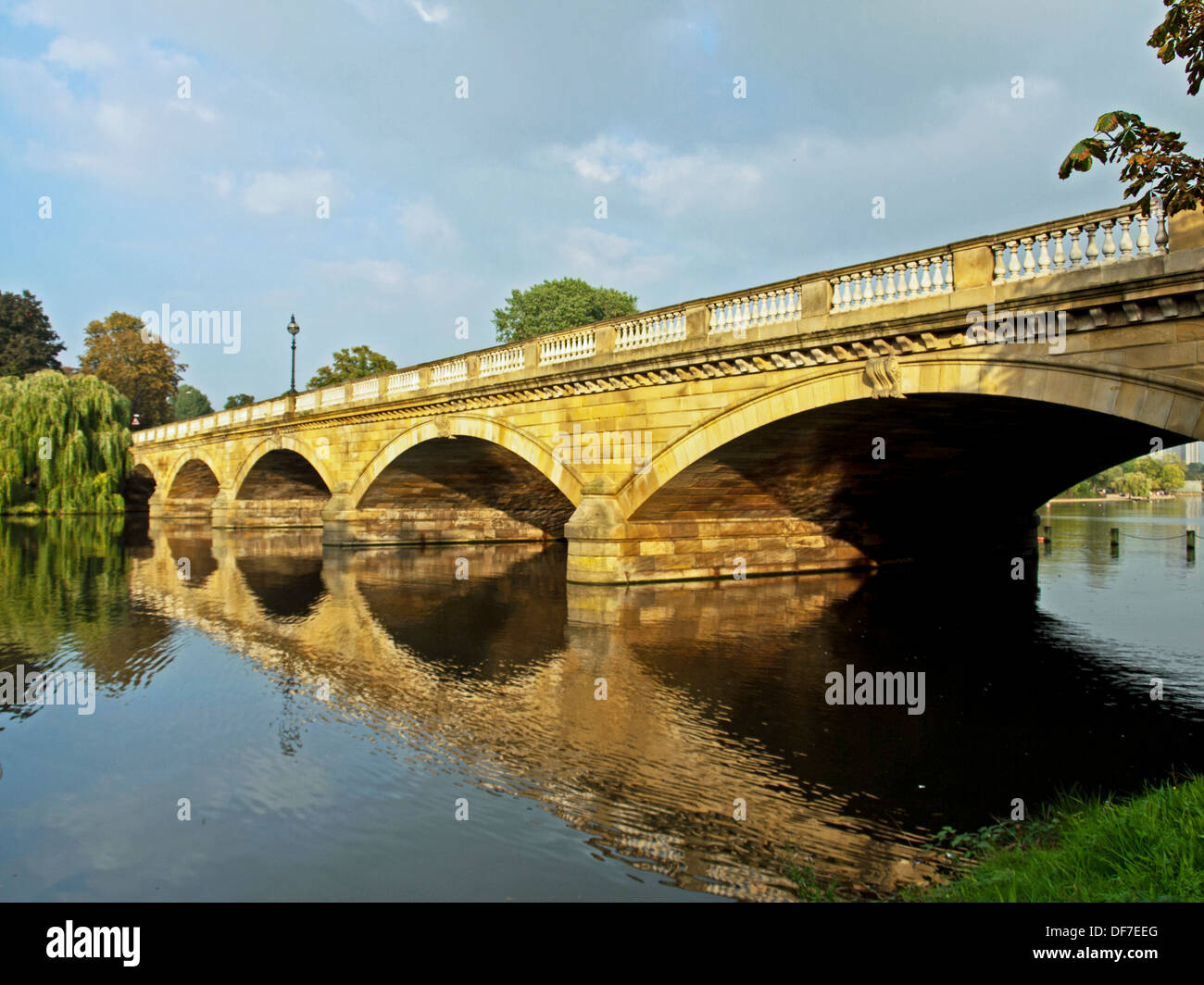 The Serpentine Bridge, Hyde Park, London, England, United Kingdom Stock ...