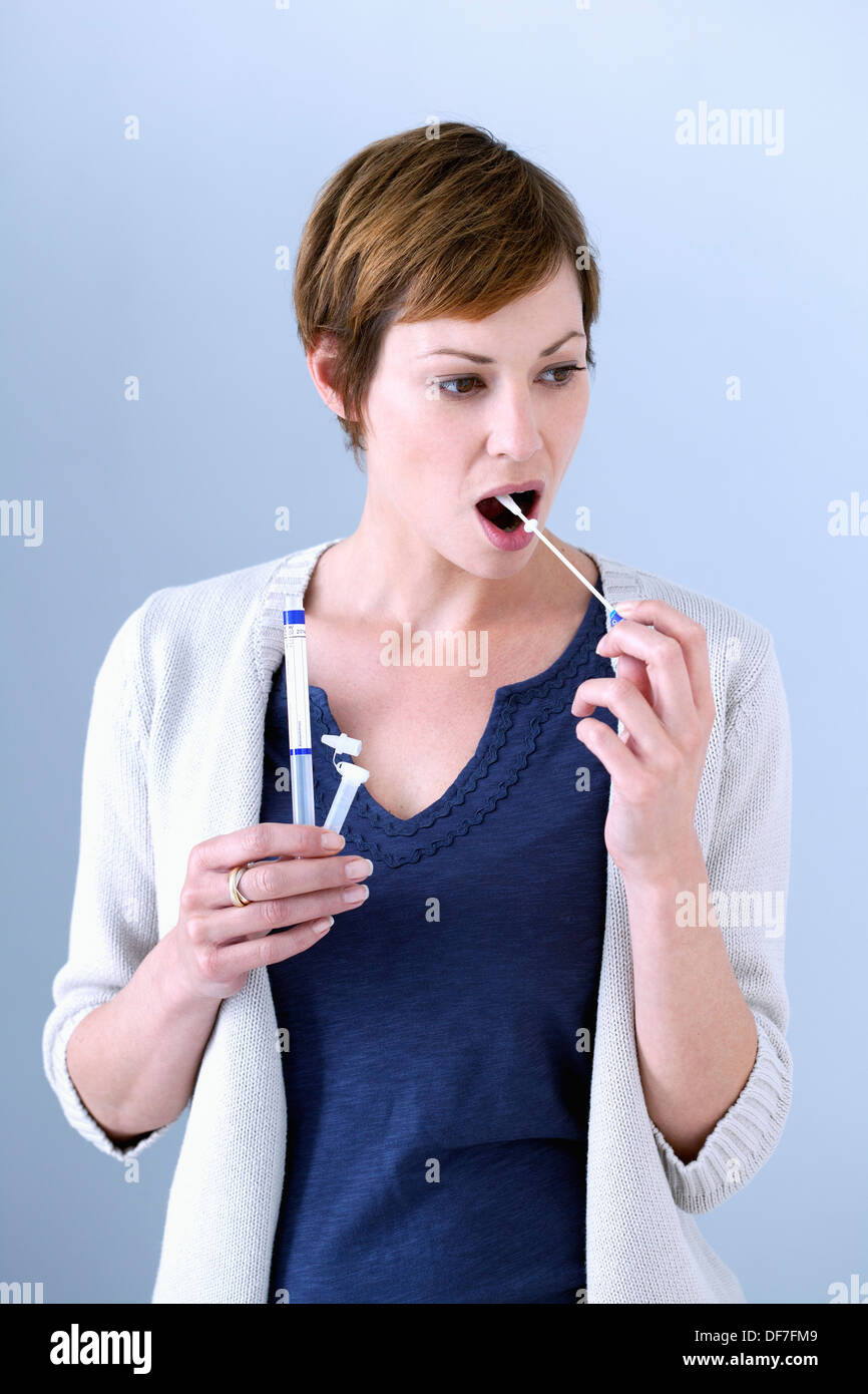 Test cocaine hi-res stock photography and images - Alamy