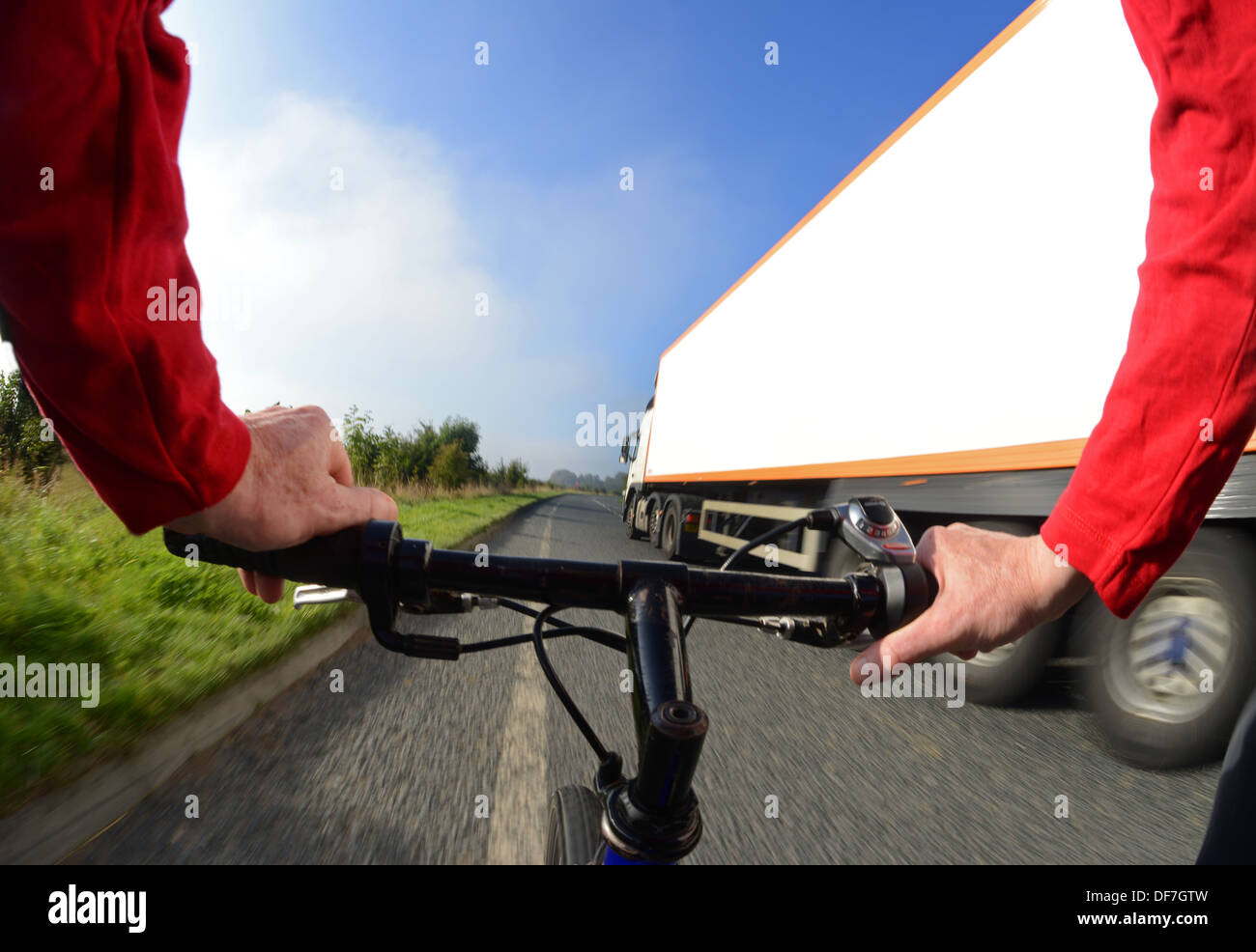 Lorry cycle hi-res stock photography and images - Alamy