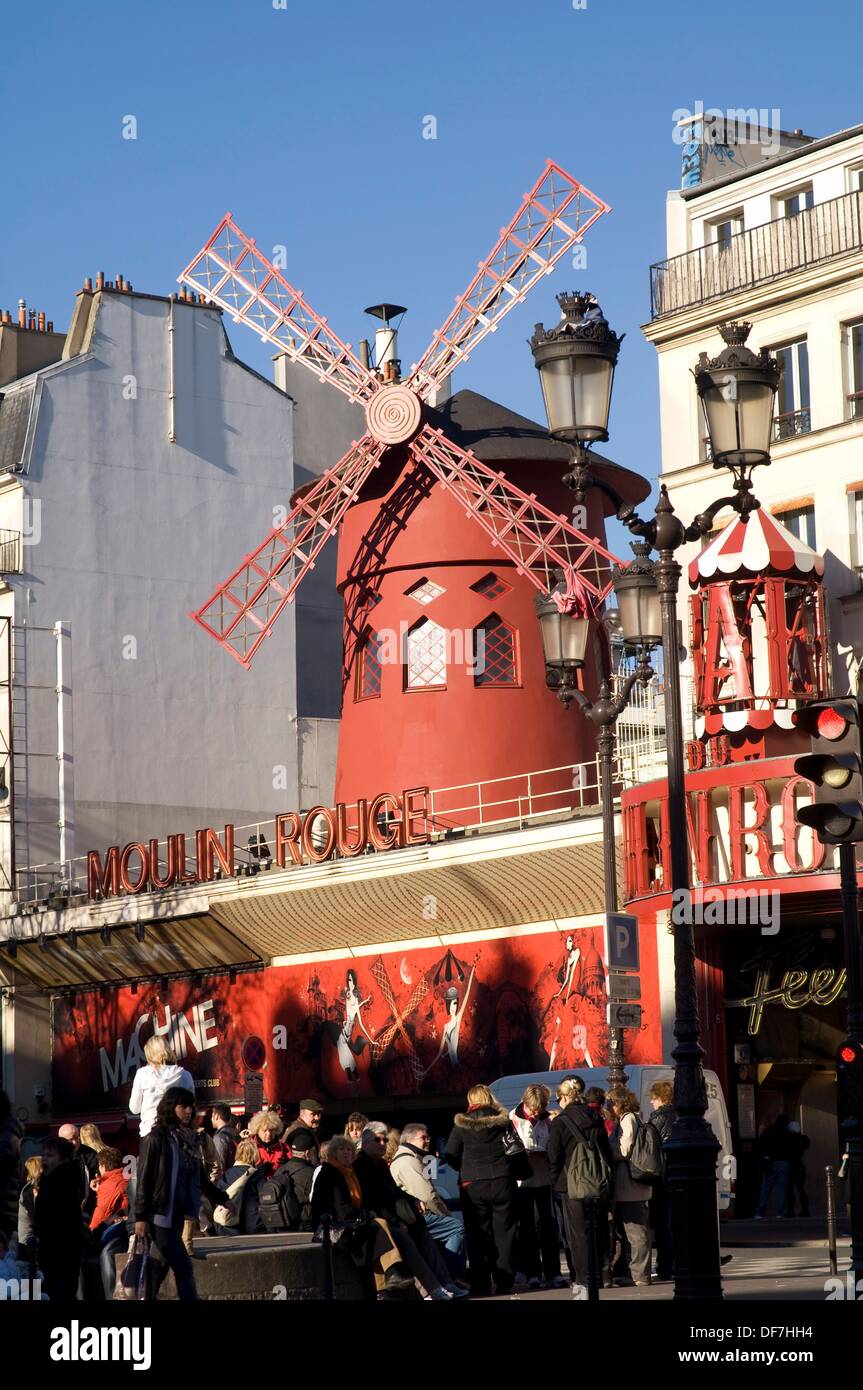 Moulin rouge in paris hi-res stock photography and images - Alamy