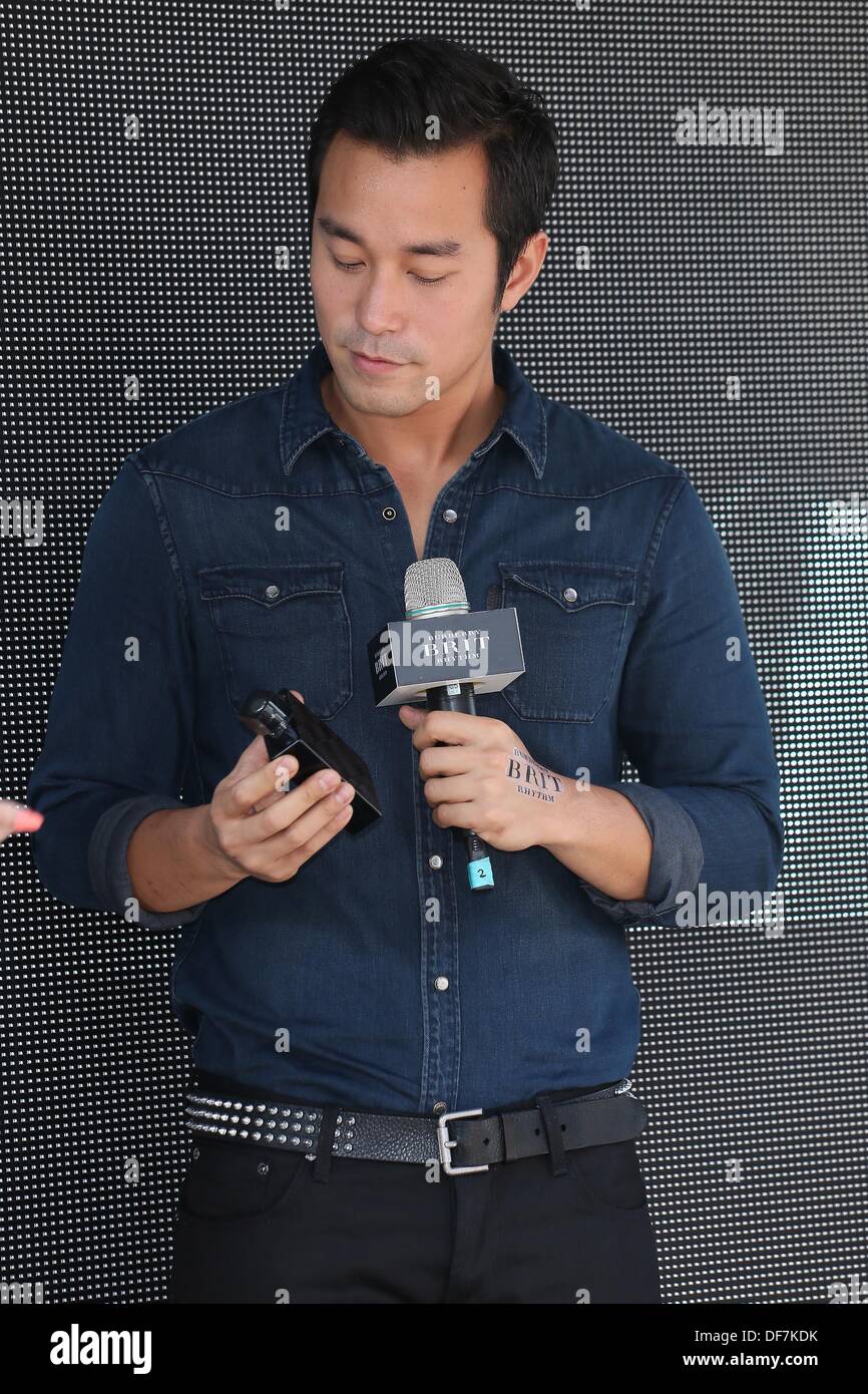 Taipei, China. 28th Sep, 2013. Chinese actor Joseph Chang attends ...