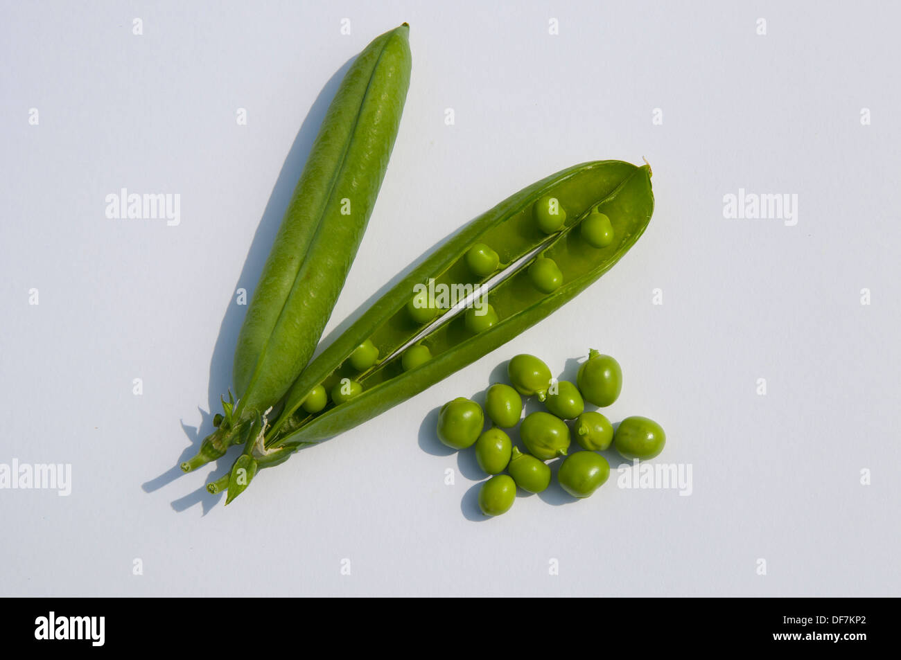 Garden peas hi-res stock photography and images - Alamy