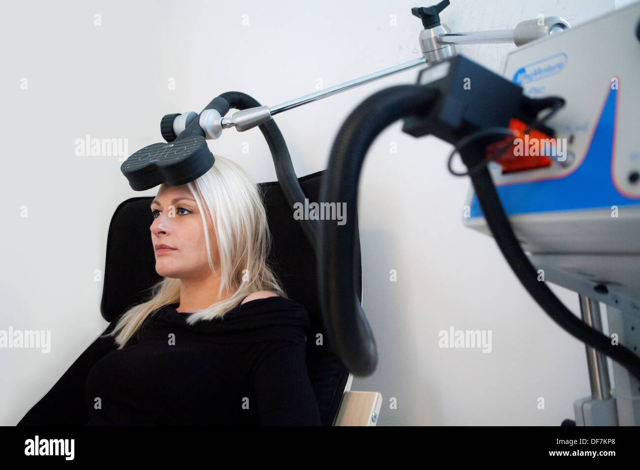 Transcranial magnetic stimulation hi-res stock photography and images - Alamy