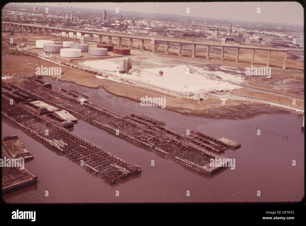 The petroleum shipping terminal at Perth Amboy on the Arthur Kill shows ...