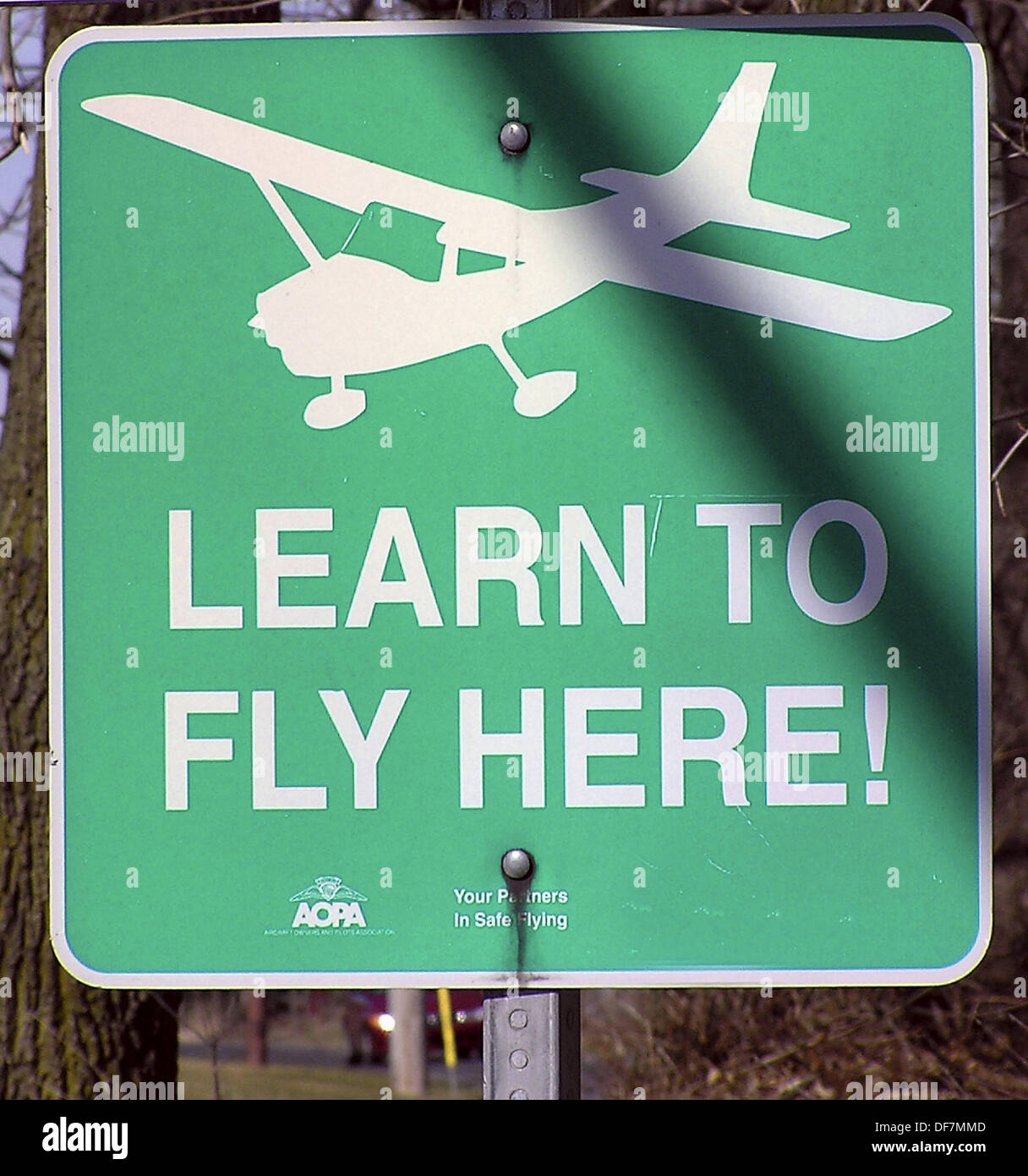 Flying lessons sign hi-res stock photography and images - Alamy