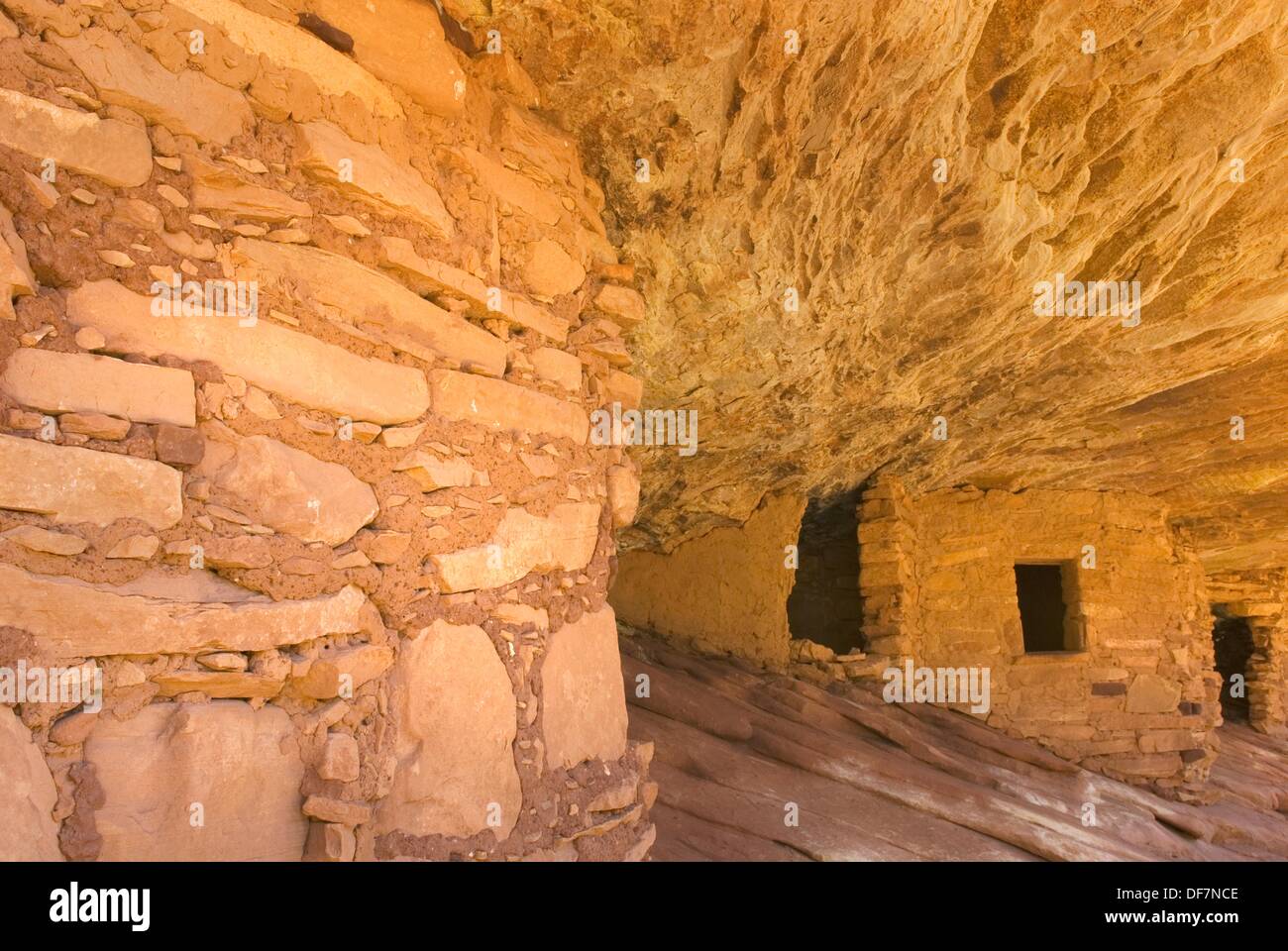 House on fire ruins mule hi-res stock photography and images - Alamy