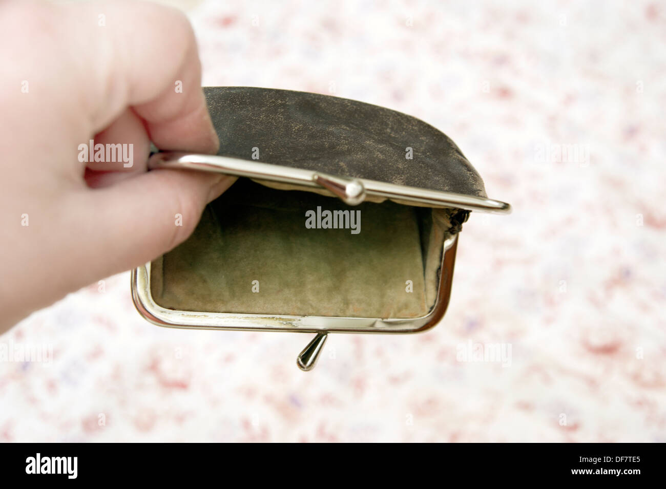 Empty poverty hi-res stock photography and images - Alamy