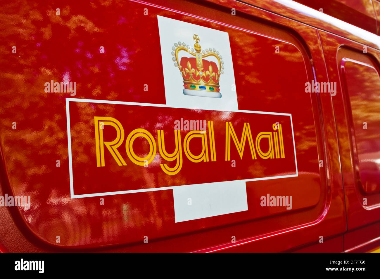 Royal Mail insignia-London Stock Photo - Alamy