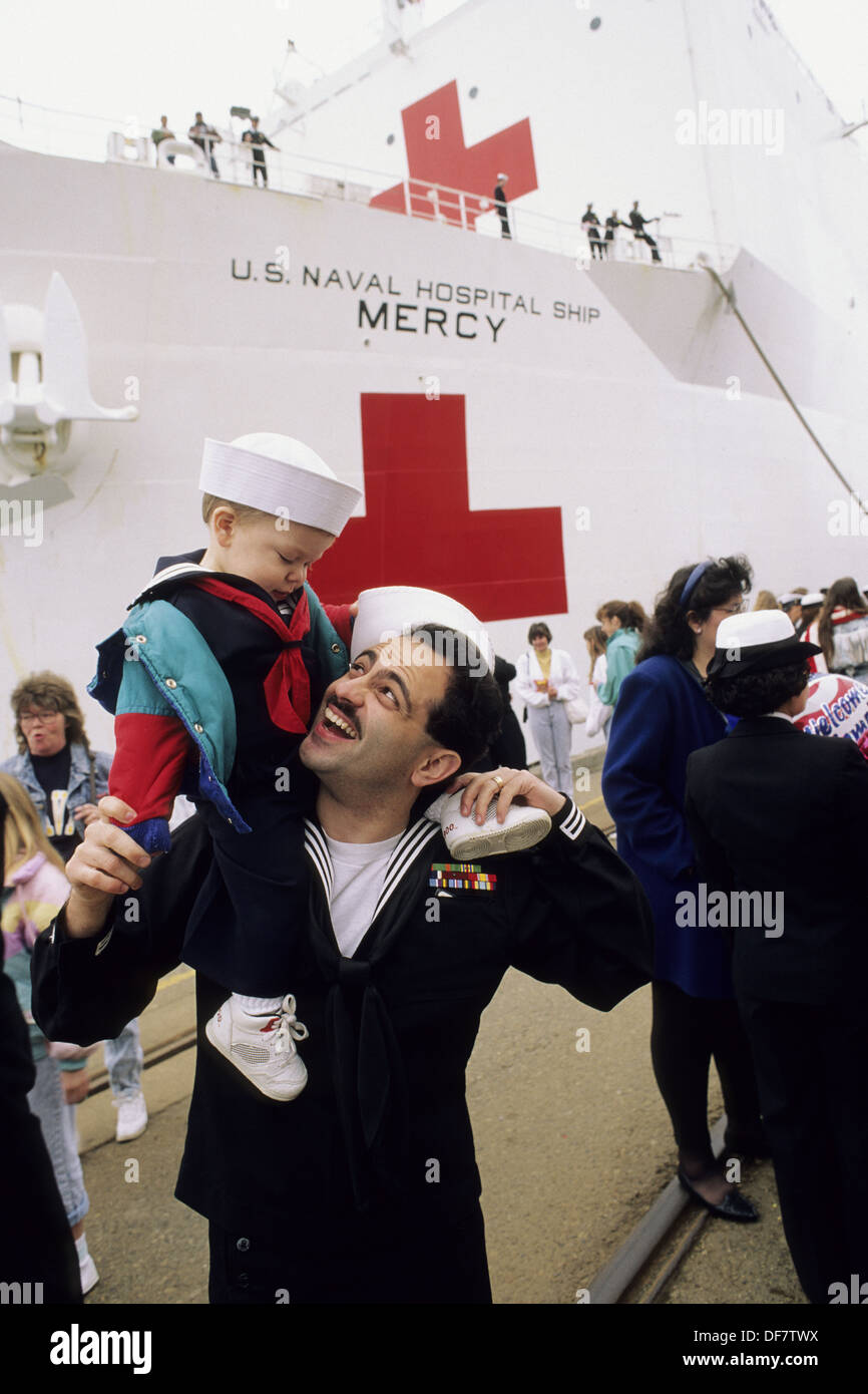 Red cross hospital ship hi-res stock photography and images - Alamy