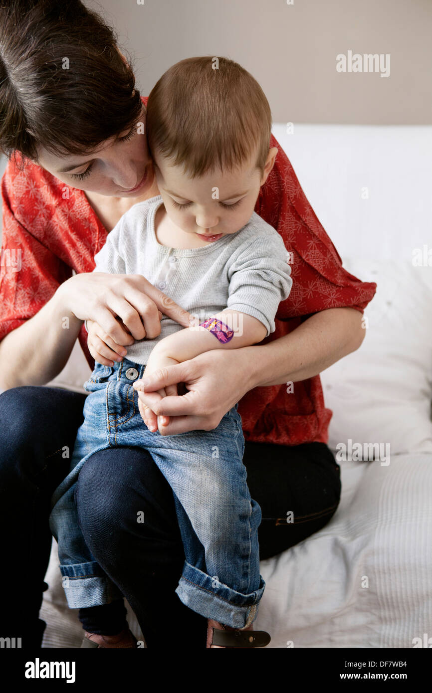 MOTHER & CHILD Stock Photo - Alamy