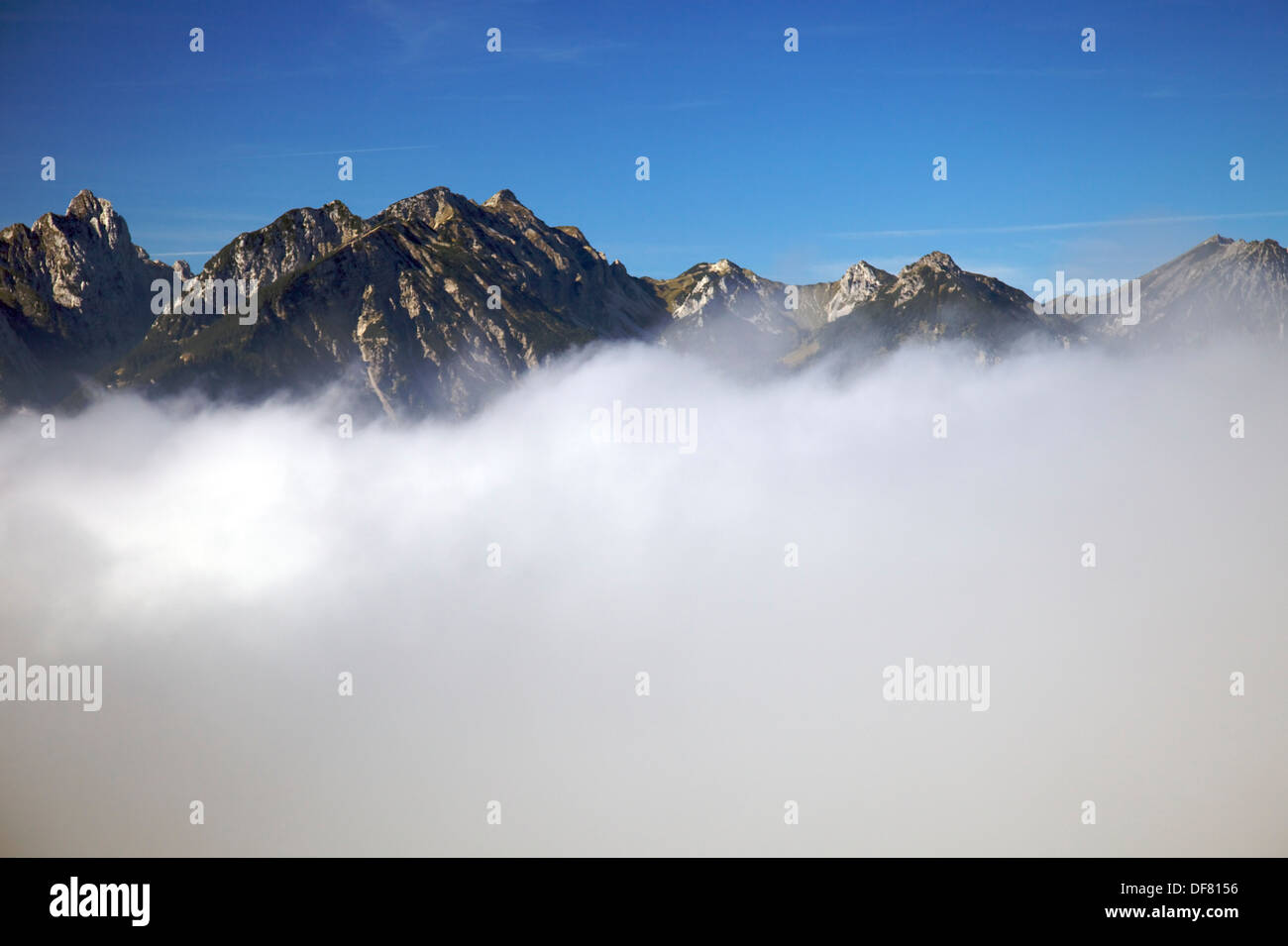 Mountain mist hi-res stock photography and images - Alamy