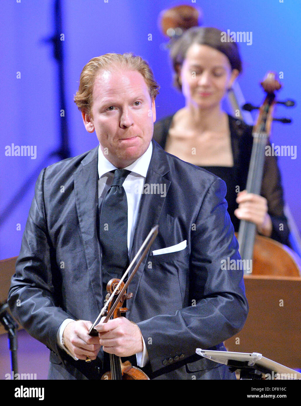 British violinist daniel hope live hi-res stock photography and images ...