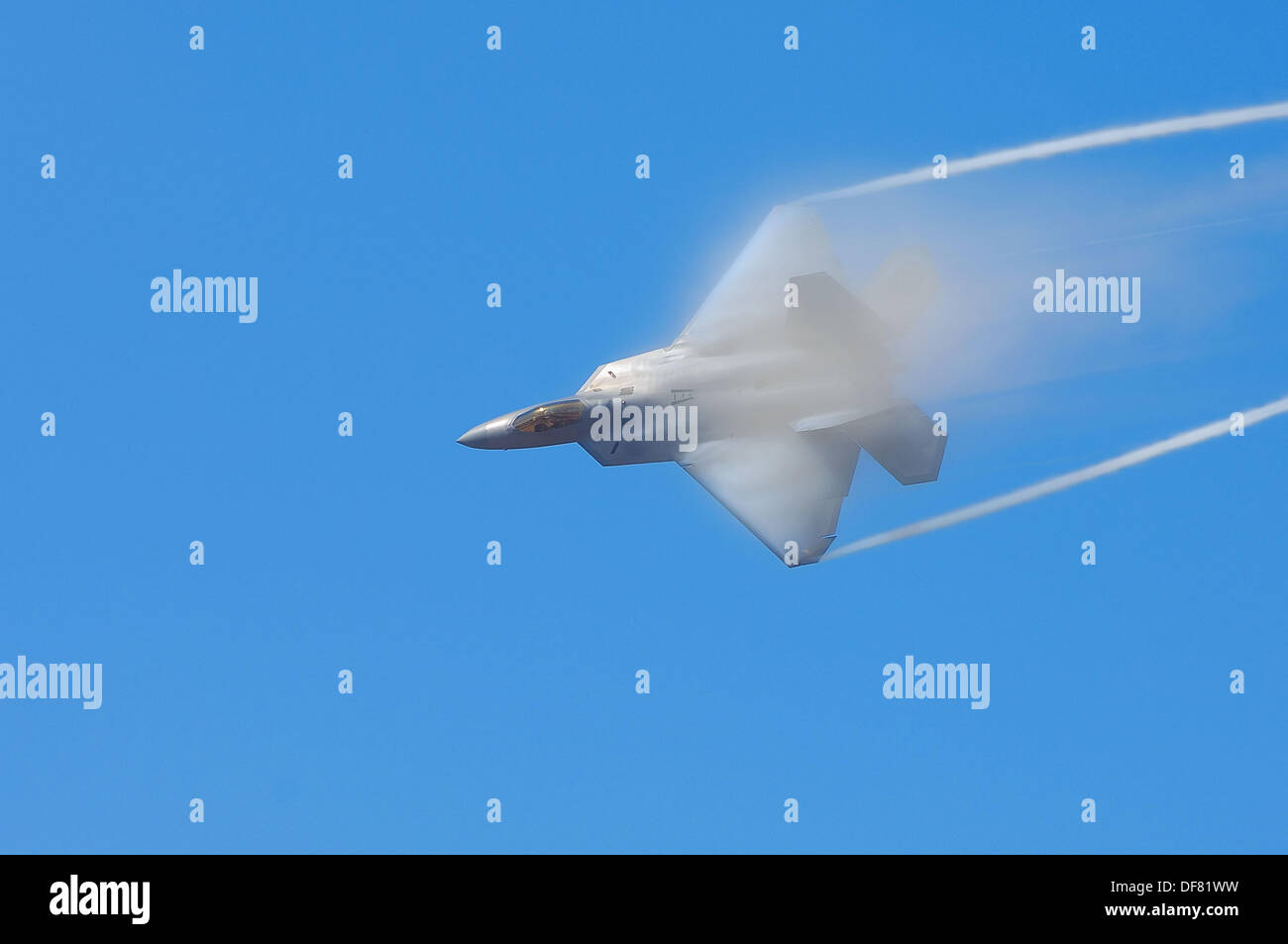Sound barrier aircraft hi-res stock photography and images - Alamy