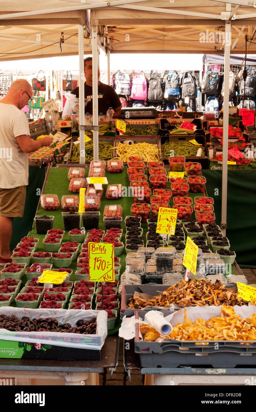 Fruits man hi-res stock photography and images - Alamy