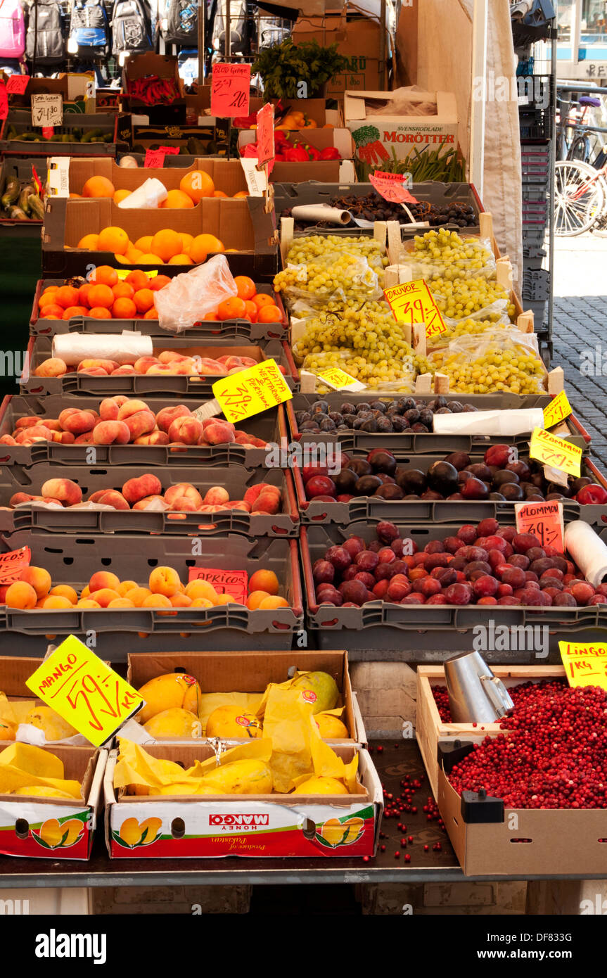 Fruit stand prices hi-res stock photography and images - Alamy