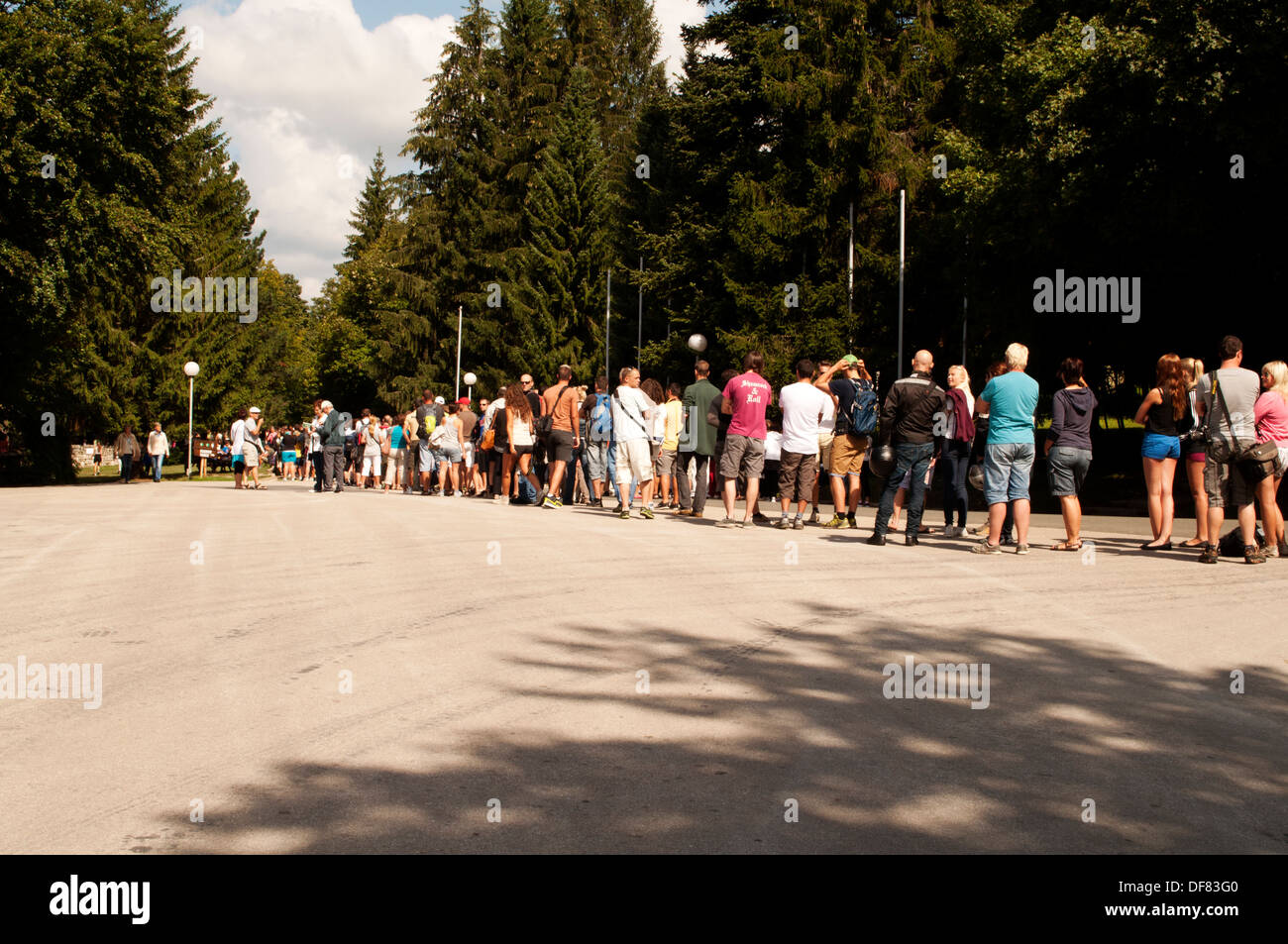 Long waiting line hi-res stock photography and images - Alamy