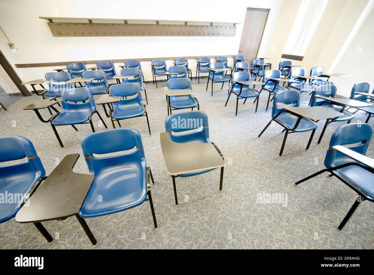 Empty college classroom Stock Photo - Alamy