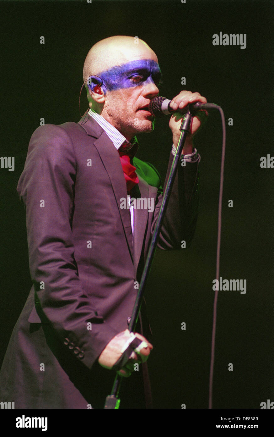 Michael stipe of rem hi-res stock photography and images - Alamy