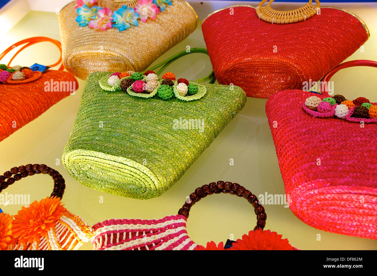 Raffia bags hi-res stock photography and images - Alamy